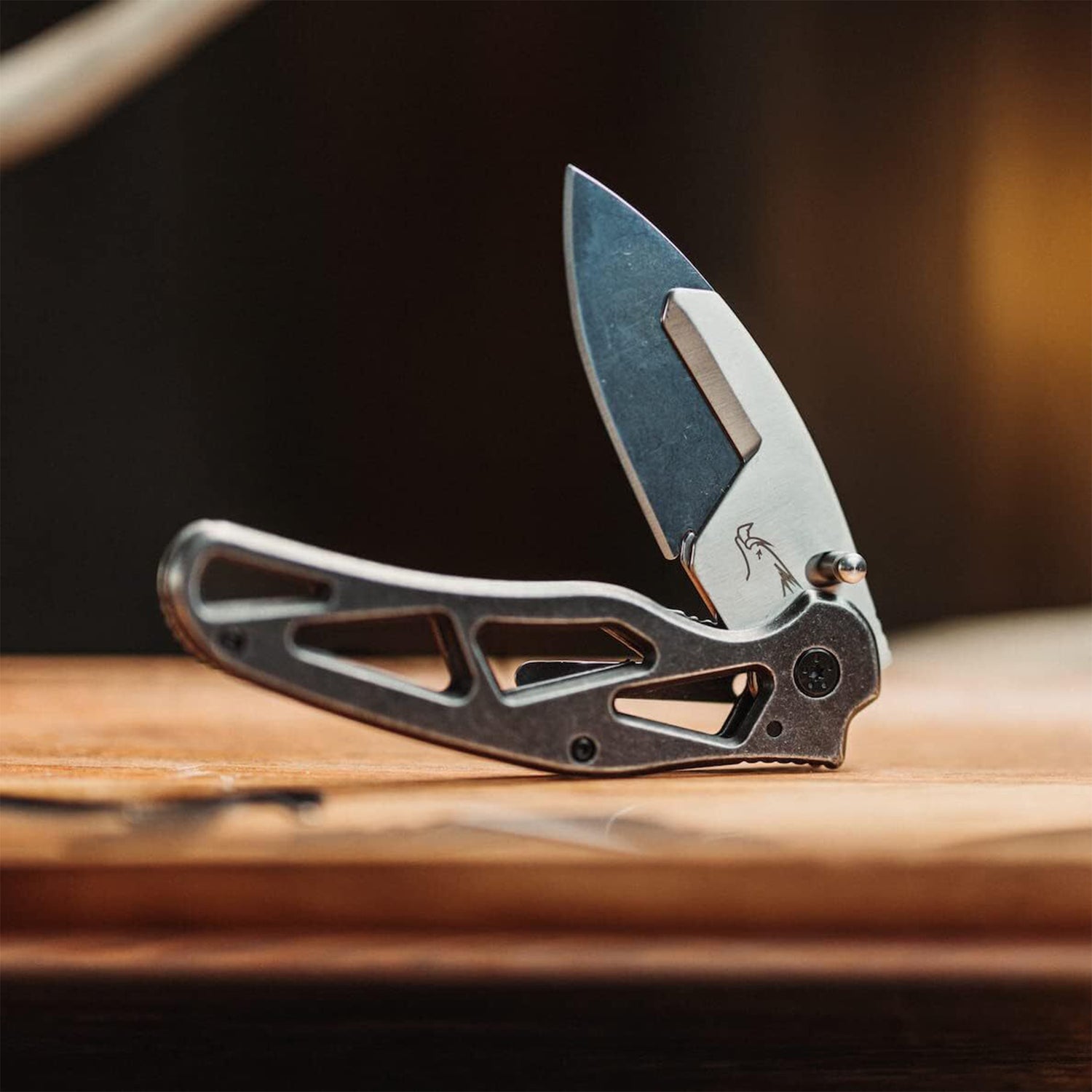 RAZORBACK Signature Folding Knife, 9 Interchangeable Blades - Battlbox.com